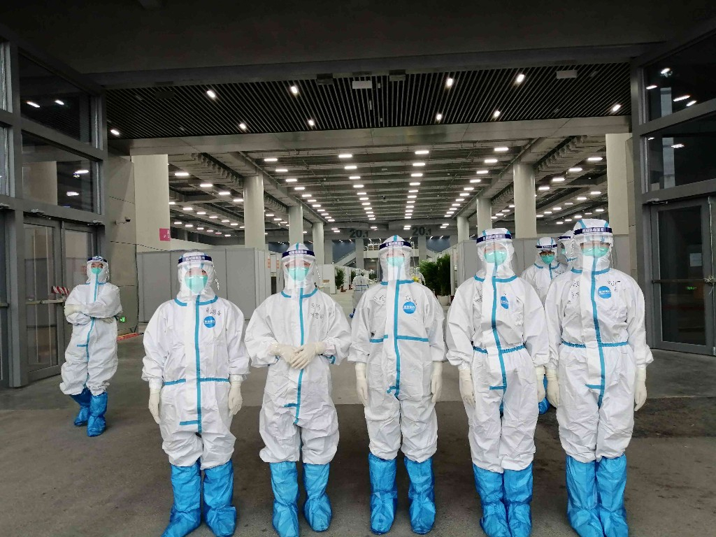 【羊城晚报】暖心！琶洲方舱医院医护通宵铺好500张床，9岁骨折男童与爸爸安排住一起 中山大学附属第一医院