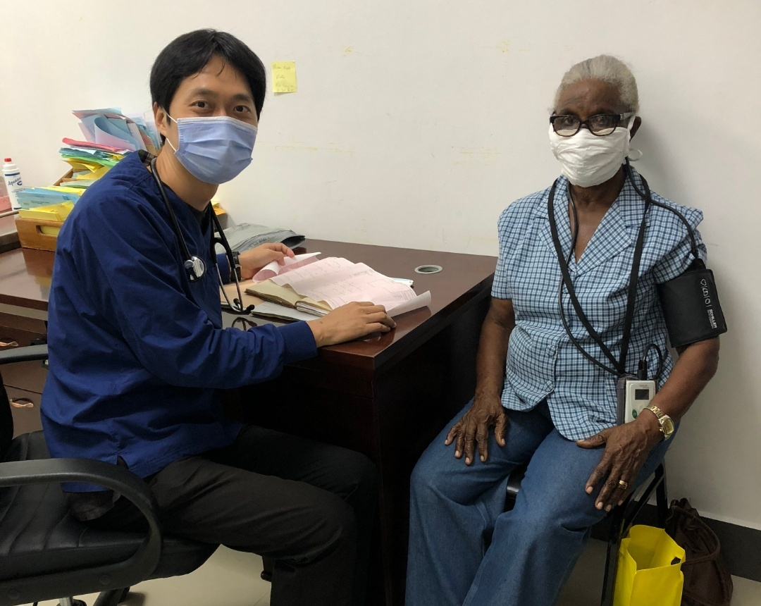 【南方日报】中山一院援外医生吴德熙：这个国家 一半的人”都认识他 中山大学附属第一医院