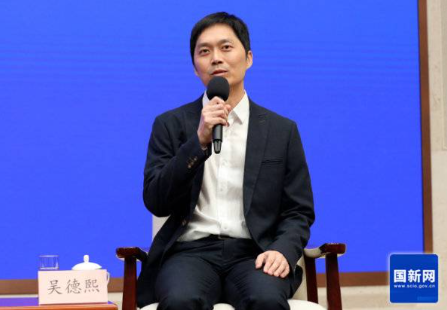 【封面新闻】 最美逆行者”吴德熙：在多米尼克打造 带不走的医疗队” 中山大学附属第一医院